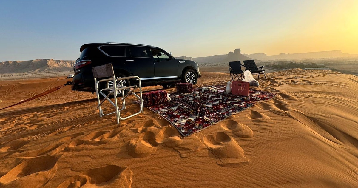 Riyadh: Edge of the World & Ibn Rashed Cave Sunset Tour | GetYourGuide