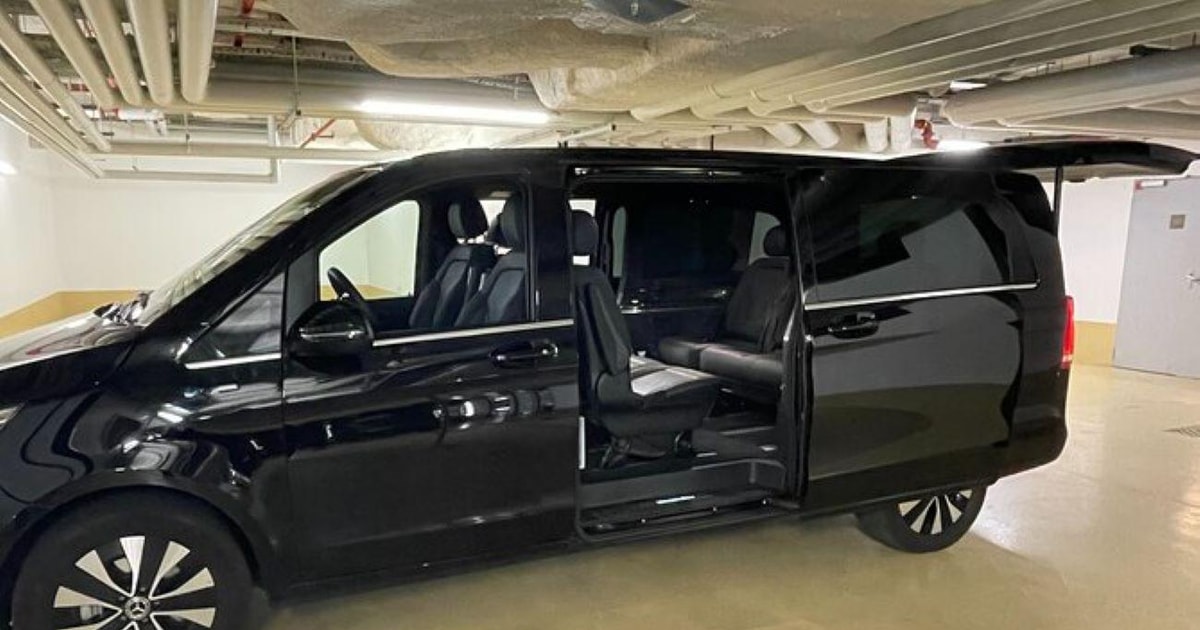 Paris: Luxury Mercedes Transfer between Paris and Airport | GetYourGuide