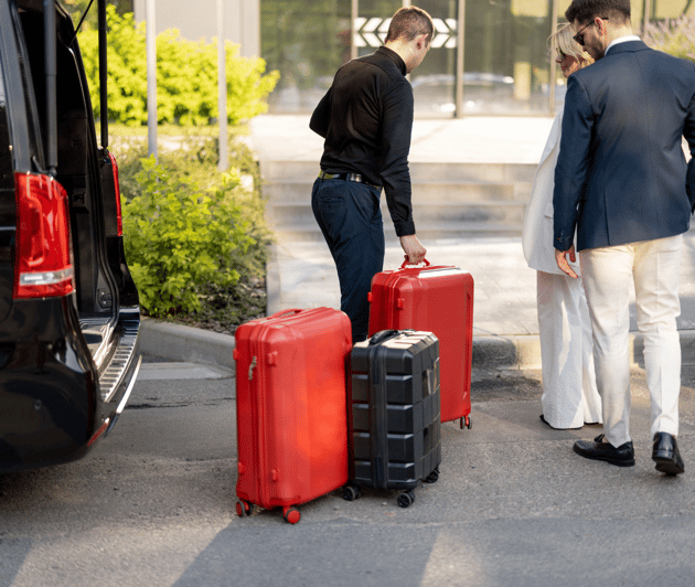 London: Luggage Pick Up, Storage and Drop Off Service | GetYourGuide