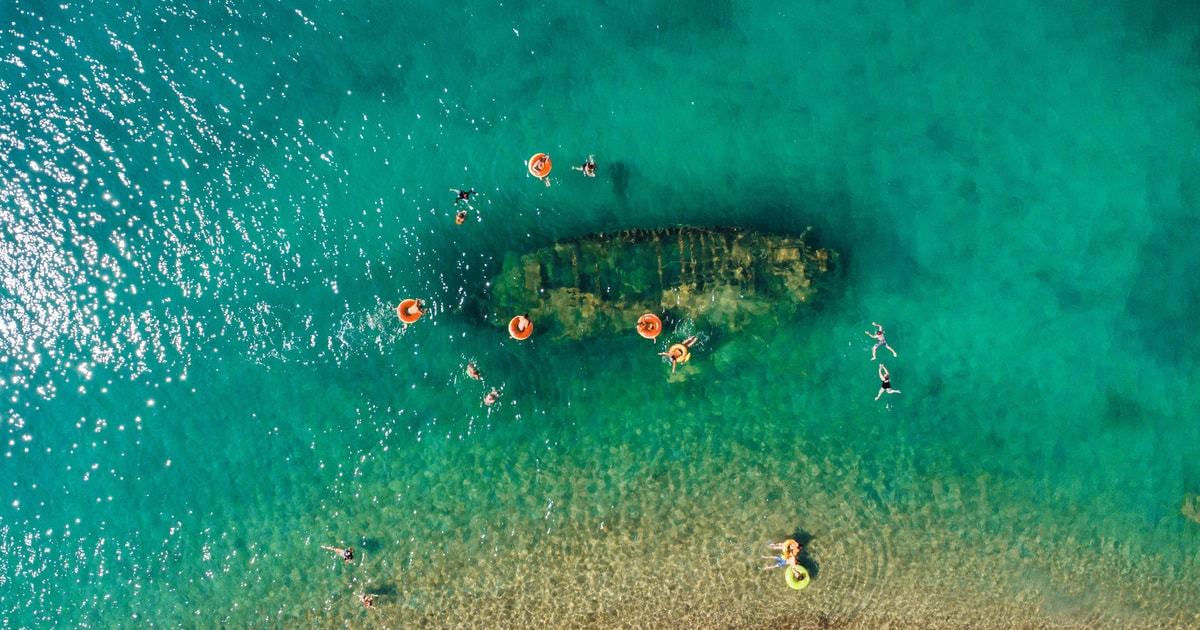 Split: Blaue Lagune, Schiffswrack und Šolta-Kreuzfahrt mit Mittagessen ...