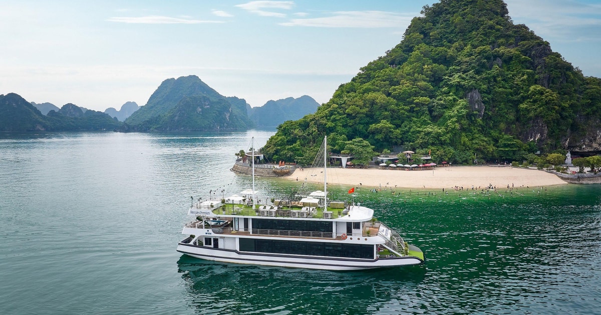 Hanoi: Excursión de un día a la Bahía de Halong con crucero de 5 ...