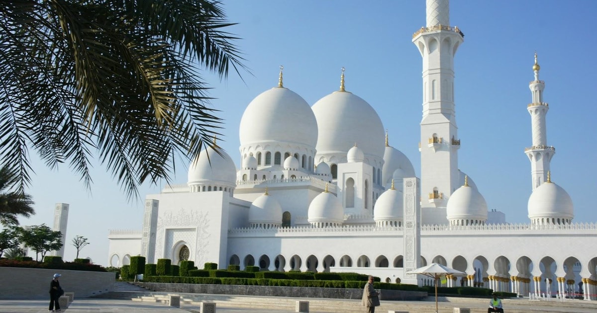 Dubai: Sheikh Zayed Mosque, Abu Dhabi City Sightseeing Tour | GetYourGuide
