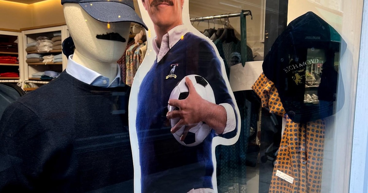 London: Ted Lasso Filming Locations Tour: Very Small Group | GetYourGuide