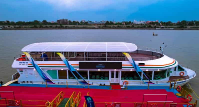 Ahmedabad: Akshar Riverfront Cruise with Meal & Music | GetYourGuide