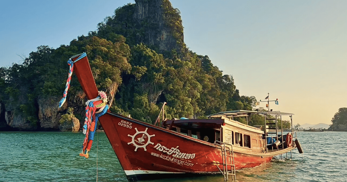 Krabi: Apus de soare pe insula Hong cu o barcă de lux cu grătar ...