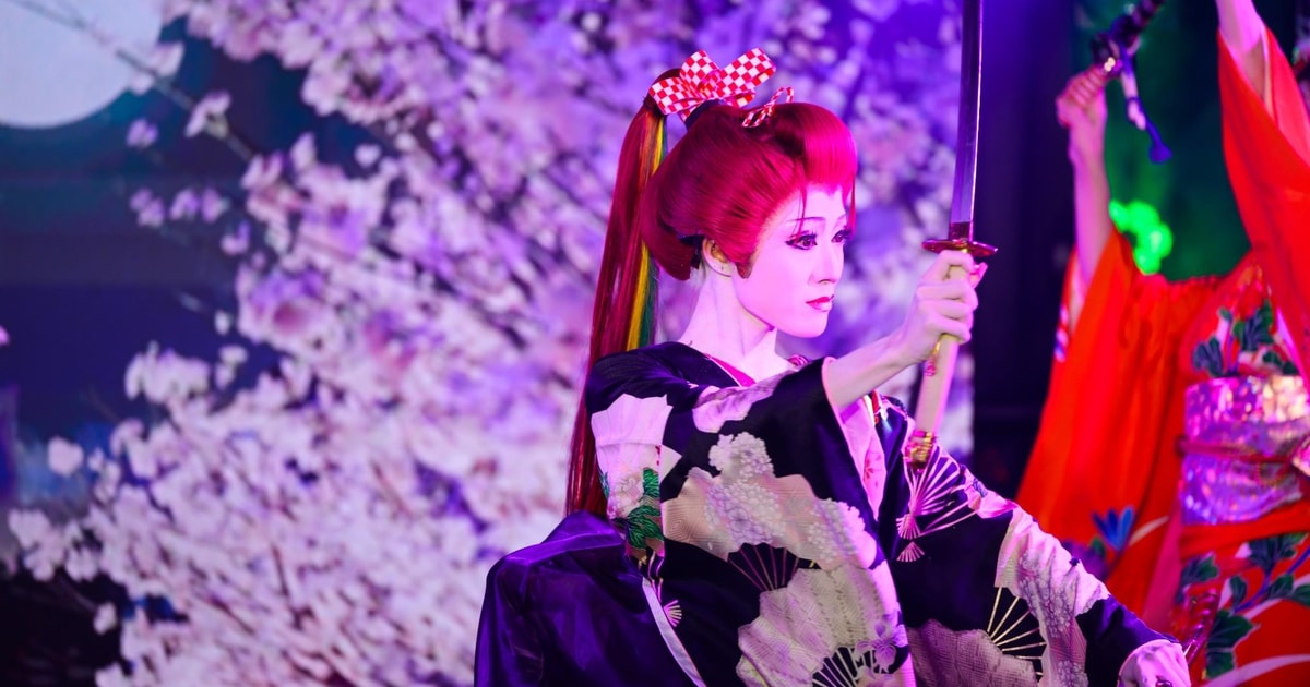 Asakusa, Tokyo: Traditional Japanese Dance Show with Sake | GetYourGuide