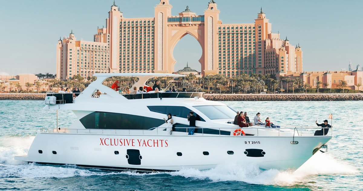 مرسى دبي: جولة يخت فاخرة مع وجبة إفطار أو خيار الشواء | GetYourGuide