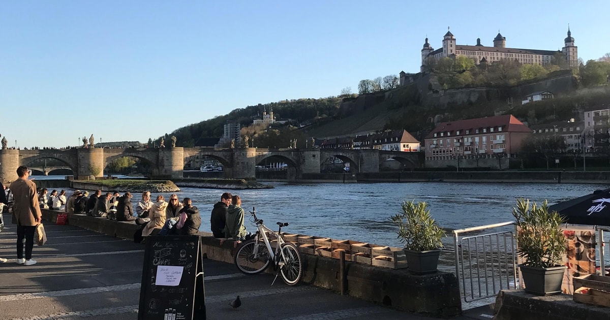 Guided tour of Würzburg Old Town with wine tasting on the old Main ...