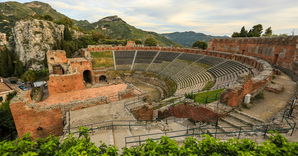 Taormina: Oude theater voorrangsticket & audiogids | GetYourGuide