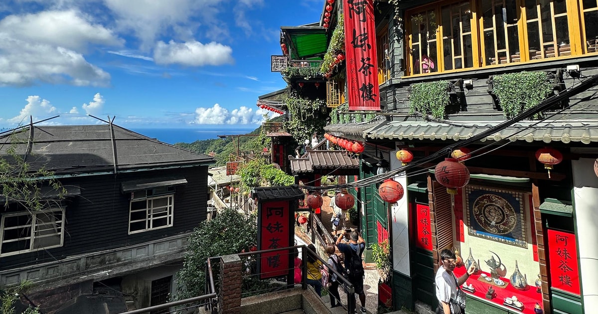 🏮Descubre los encantos de Taiwán: Jiufen y Shifen Tour Privado de un ...