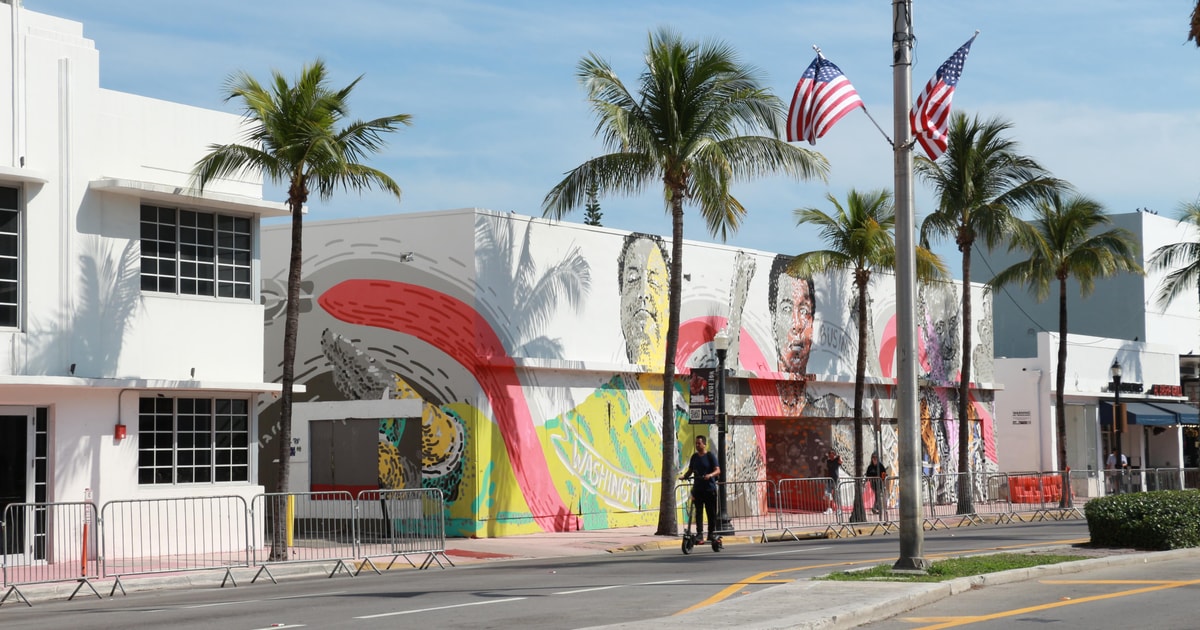 Miami: Guided Walking Tour with Public Transportation | GetYourGuide