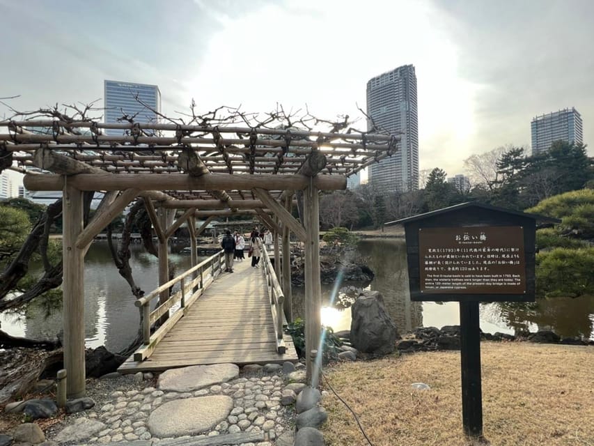 Tokyo : Japanese Garden Guided Walking Tour in Hama Rikyu | GetYourGuide