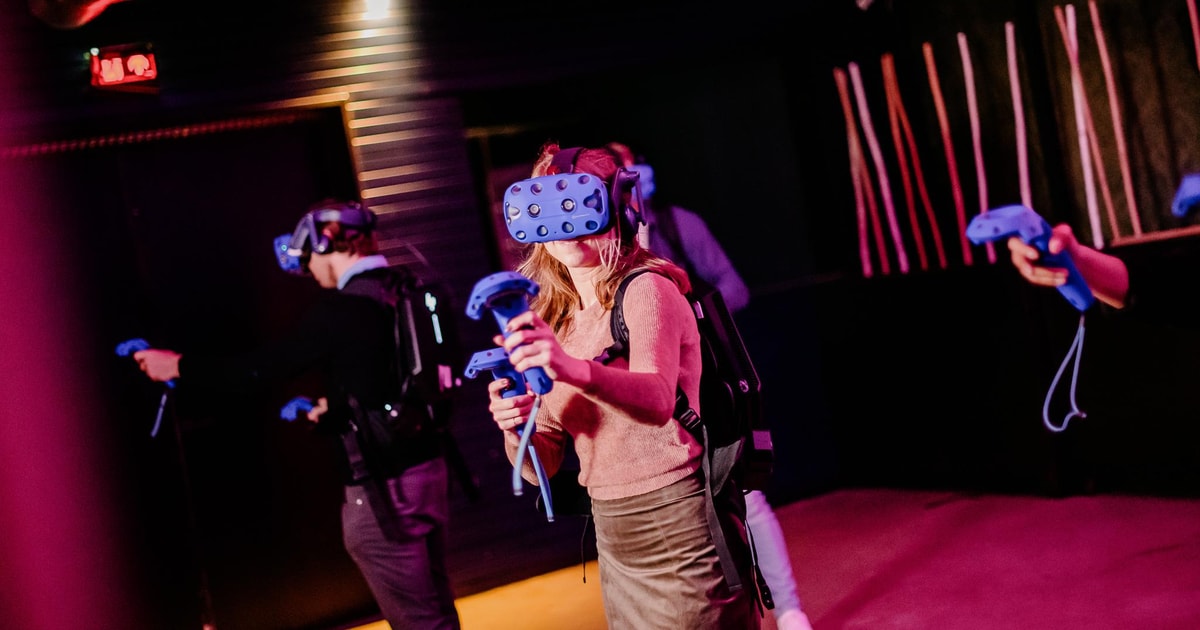 アムステルダム: A’DAM VR ゲーム パーク ゾンビ シューター フリー ローミング | GetYourGuide