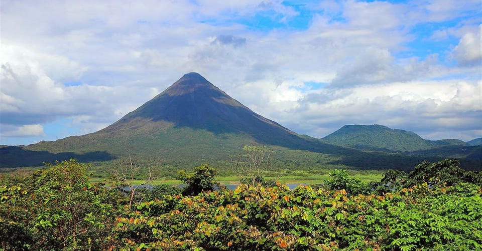 La Fortuna: El mejor paseo guiado por el Parque Nacional del Volcán ...