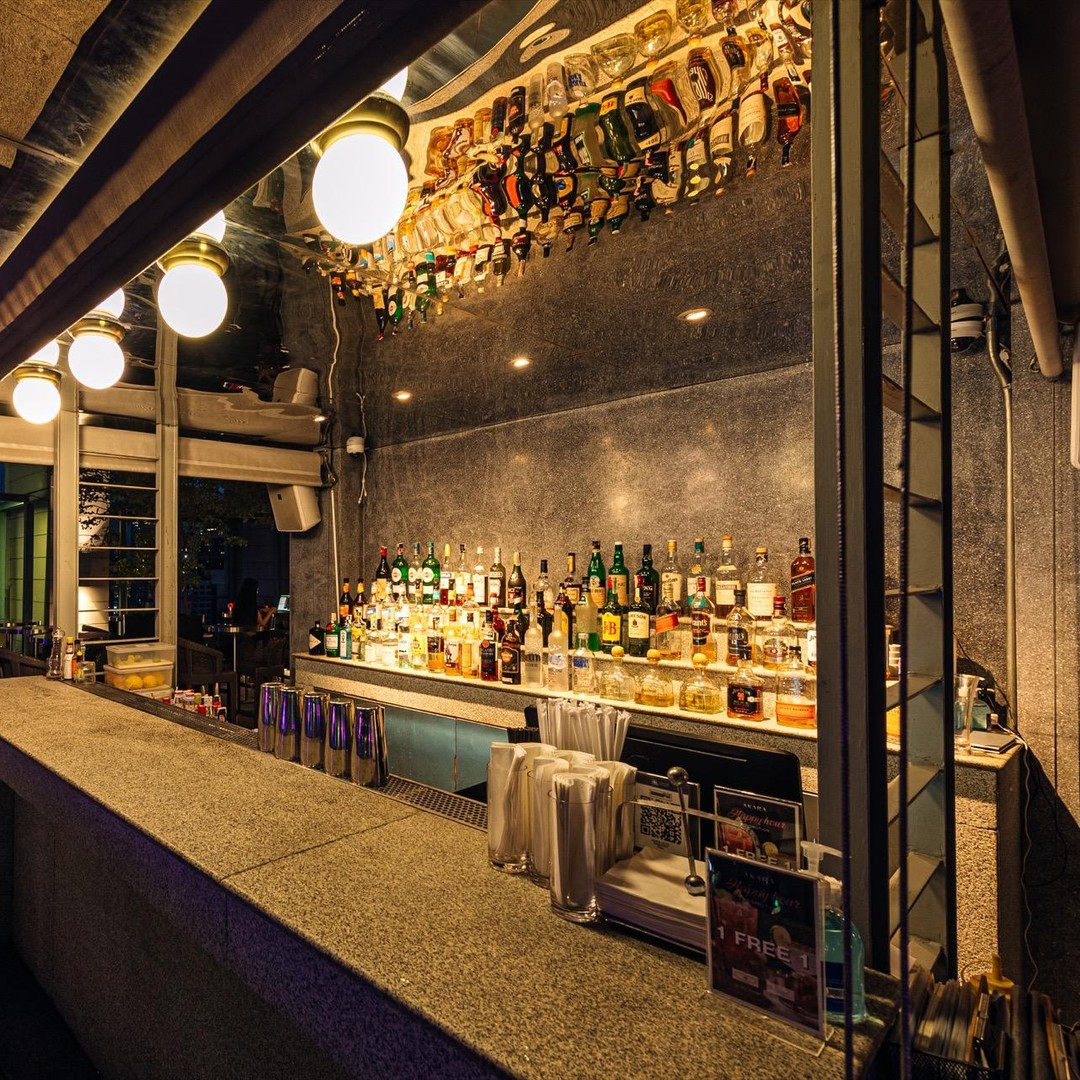 Bangkok: Barracuda Rooftop Bar Akara Hotel | GetYourGuide