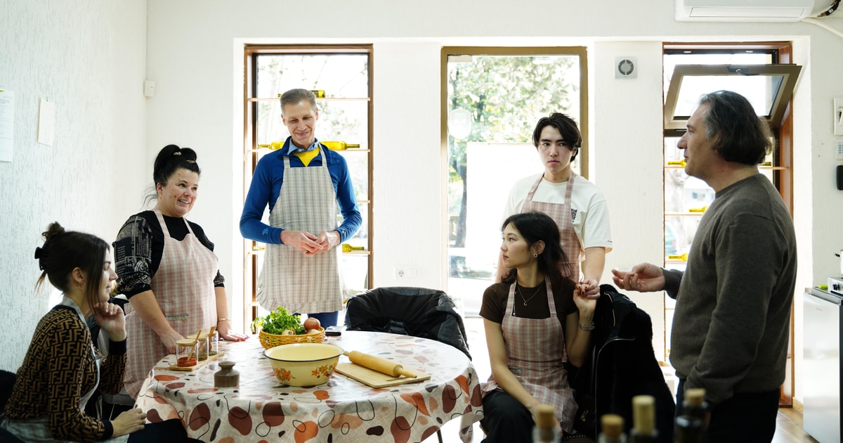 Kutaisi: lekcja gotowania po gruzińsku z winem i czaczą | GetYourGuide