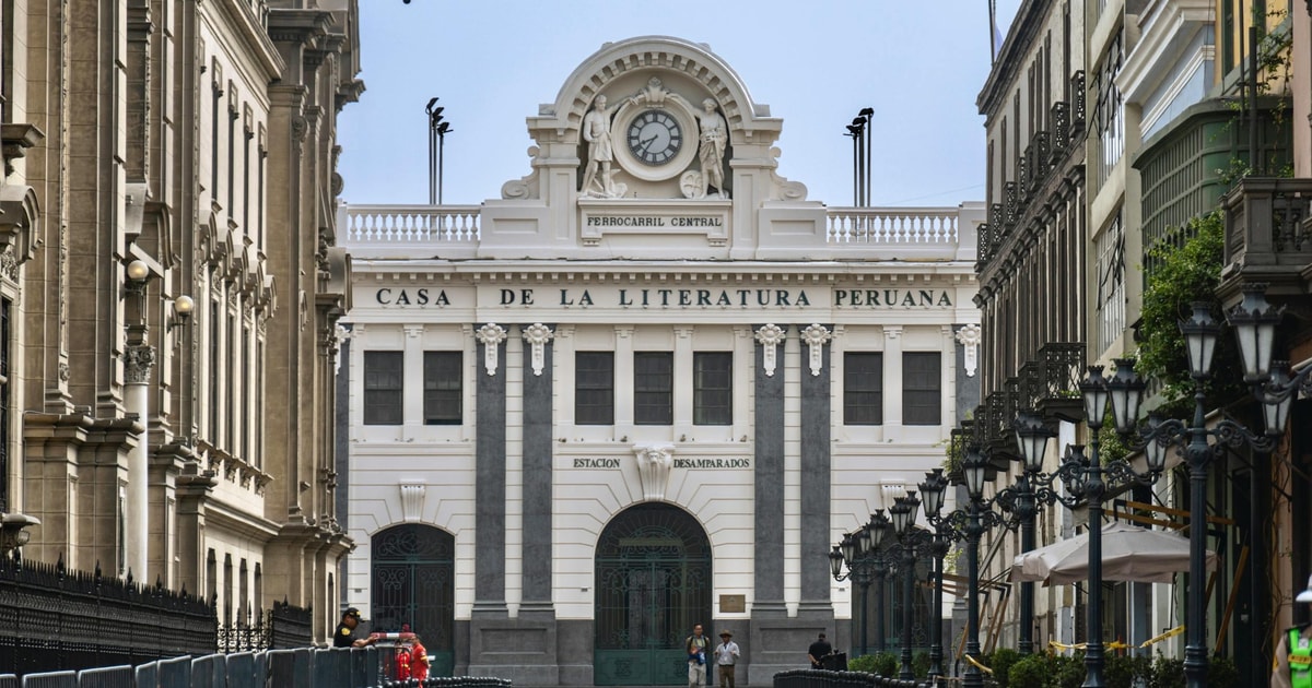 Lima: Verken de stad te voet met pick-up en drop-off bij het hotel ...