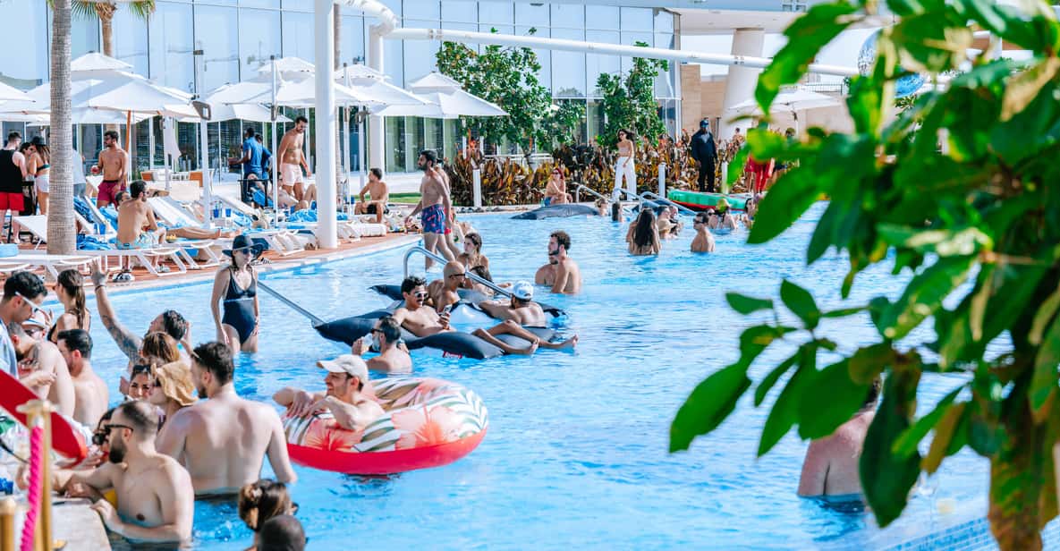 Doha: Azure Beach Club Day Pass with 2 Drinks | GetYourGuide