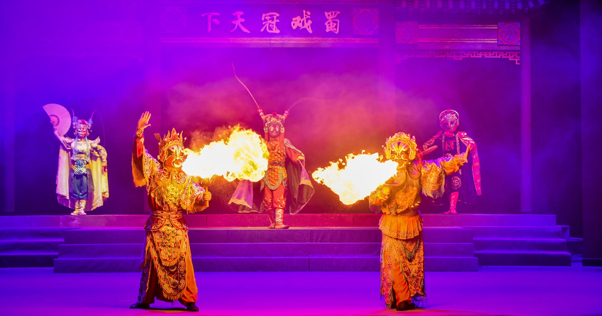 Chengdu: Sichuan Opera Show – Fu Rong Guo Cui | GetYourGuide