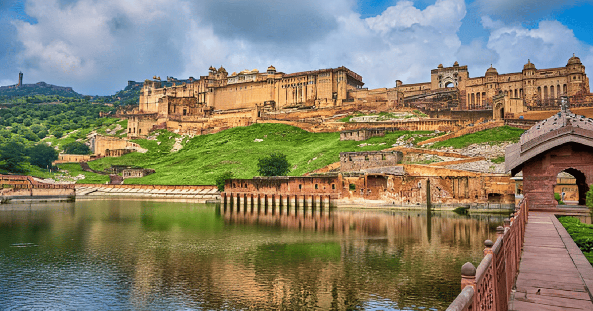 Jaipur: Amber Fort, Hawa Mahal & City Palace Tour by Car | GetYourGuide