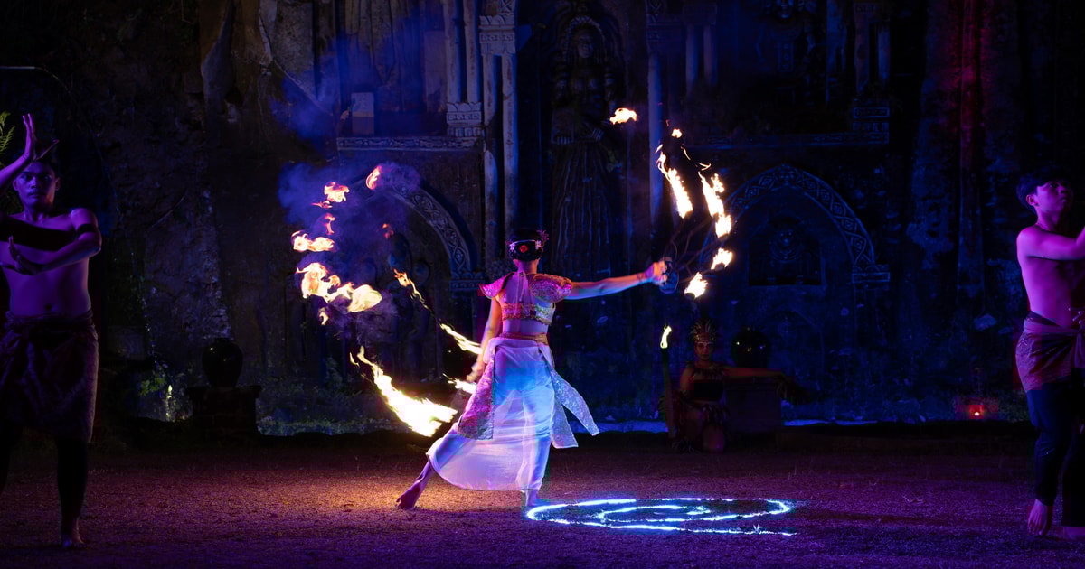 ウブド：ディナーショー ロストシティ - ストーリーオブヒューマニティ体験 | GetYourGuide