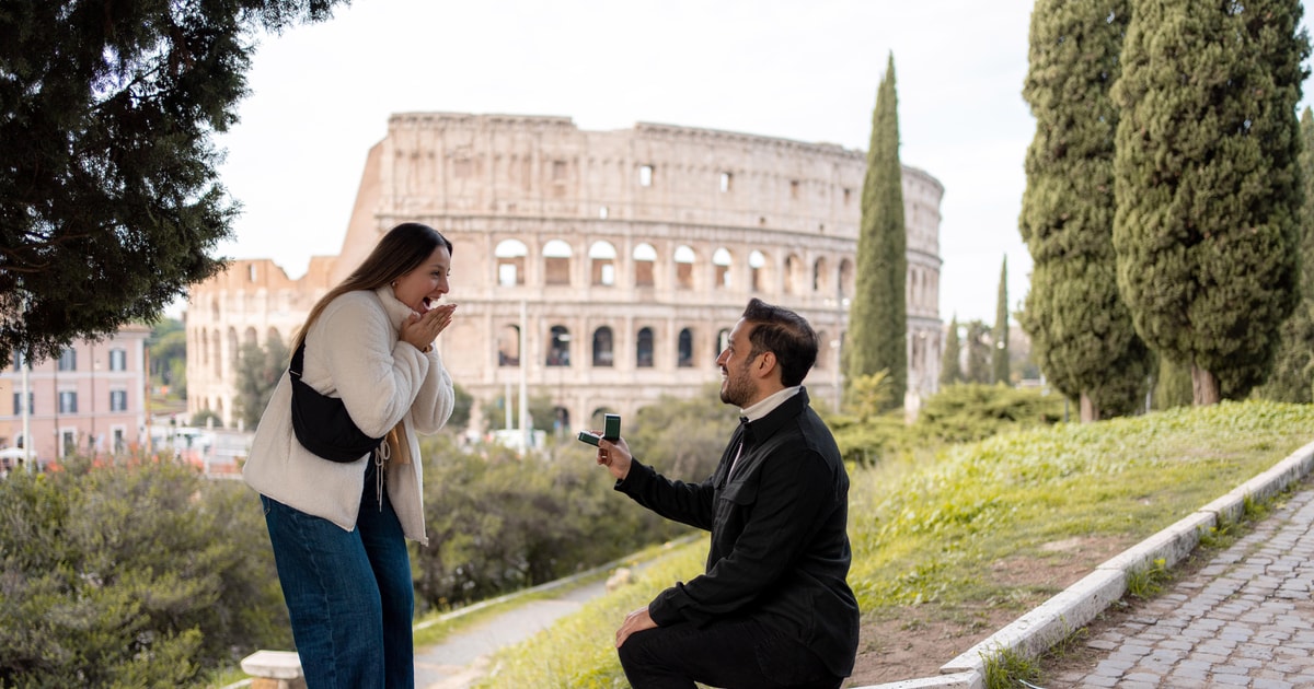 Rome: Romantic Photoshoot outside the Colosseum | GetYourGuide