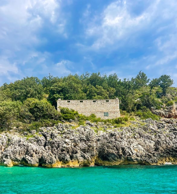 Desde Durrës/Tirana: Tour en barco por Vlorë | GetYourGuide