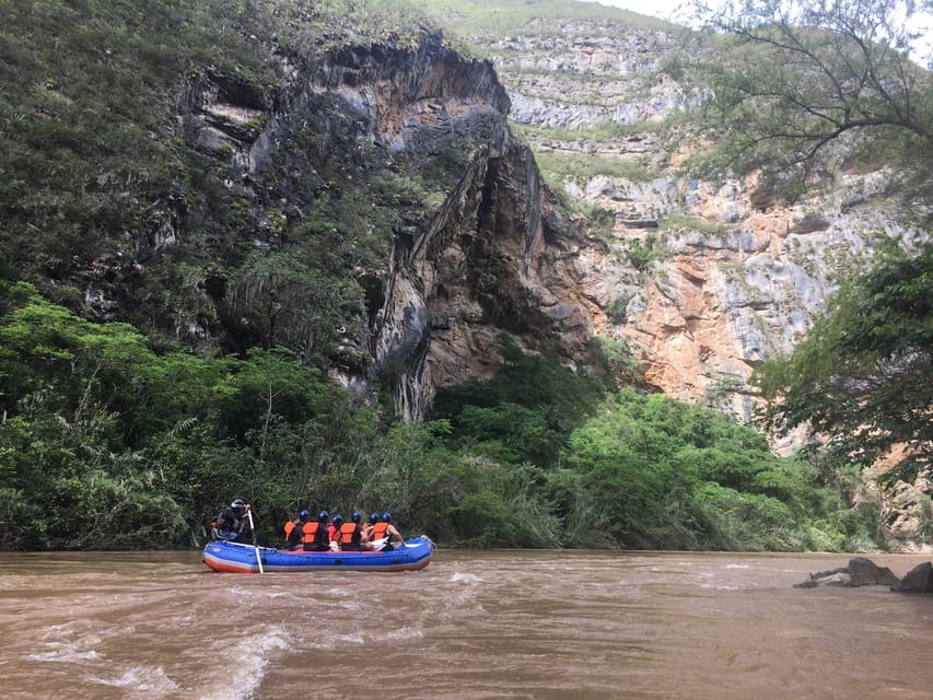 Rafting en el río Utcubamba, cerca de la catarata de Gocta, Amazonas ...