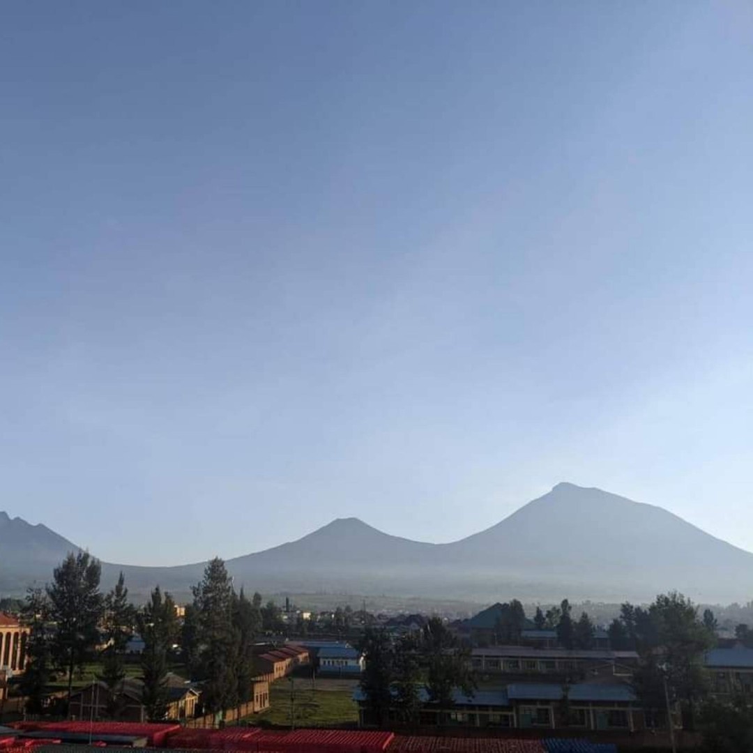 Excursión al Monte Bisoke en el Parque Nacional de los Volcanes ...