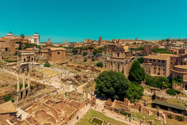 Rome: Hop-on & Hop-off Bus Pass with Colosseum Guided Tour | GetYourGuide
