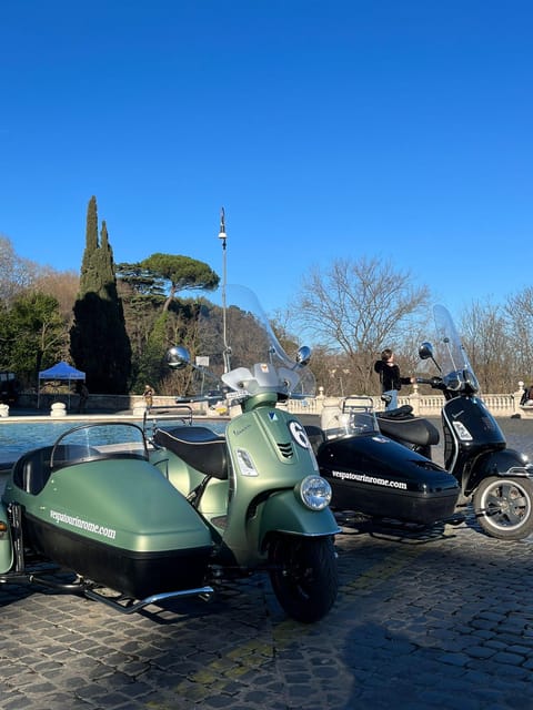 Roma: Tour privato in Vespa Sidecar con Prosecco e servizio di prelievo ...