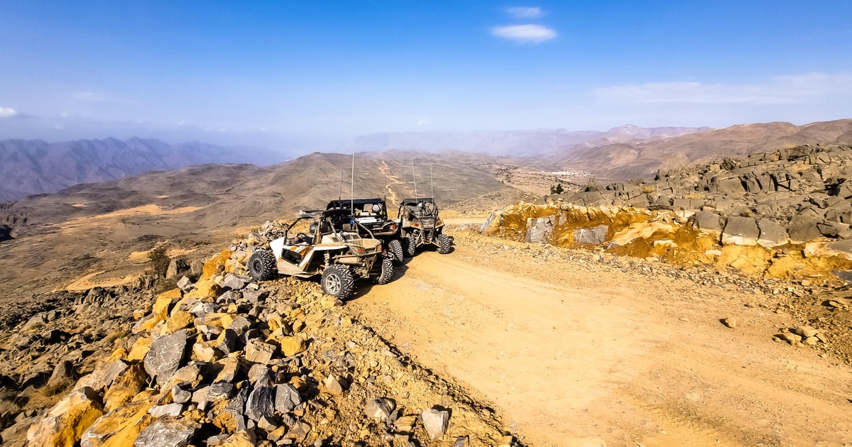 Vanuit Muscat: Epische 2-daagse UTV-overlanding in Jabal Abyad ...