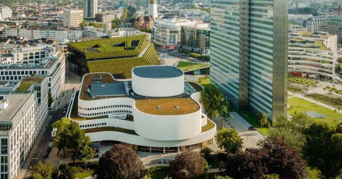 Düsseldorf: Green oasis and opera by the Rhine | GetYourGuide