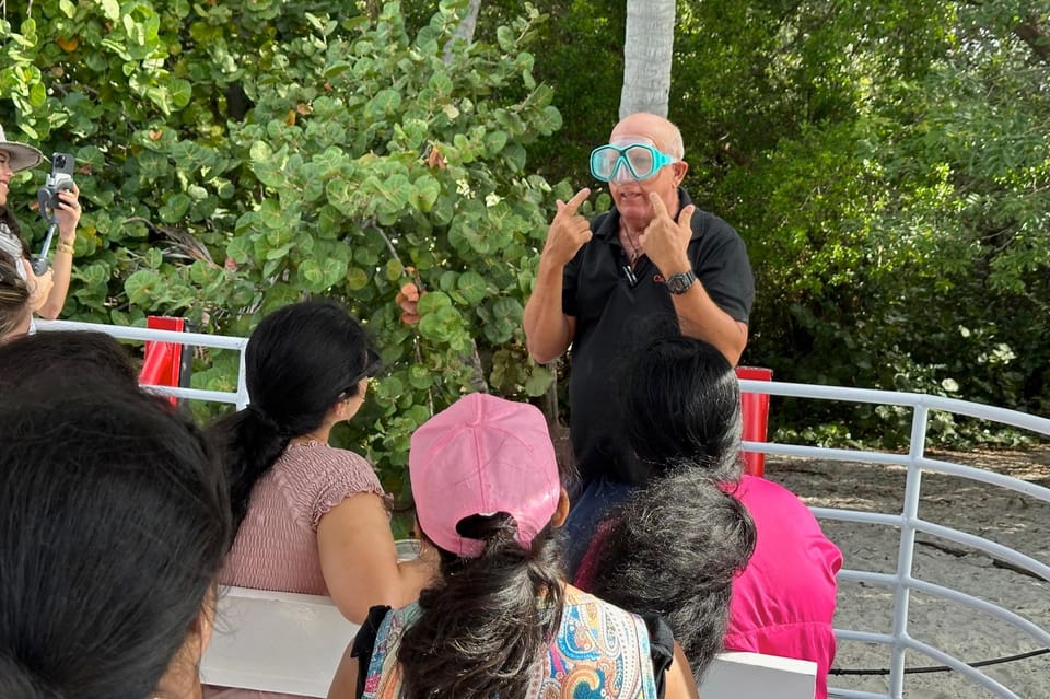 Miami: Excursión en barco para hacer snorkel en una isla aislada de la ...