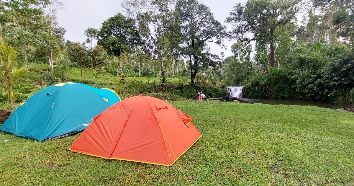 Munduk; Kampvuur aan de rivier: Koken, kamperen, watervallen | GetYourGuide