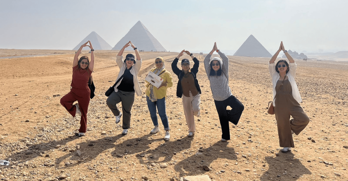 Pyramidit, neloset ja kamelit seikkailu + lounas ja kaikki liput ...