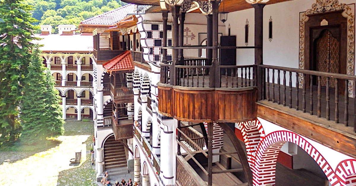 Visita al Monasterio de Rila y a la Iglesia de Boyana con recogida ...
