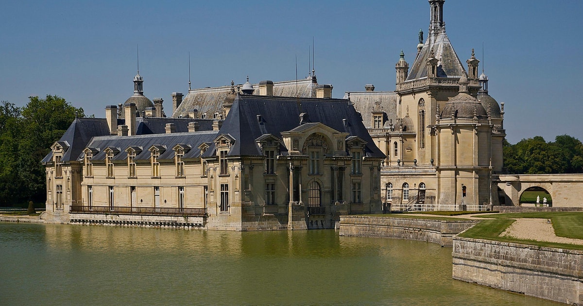 Paris : Private Transfer Château de Chantilly with Entrées (6H ...