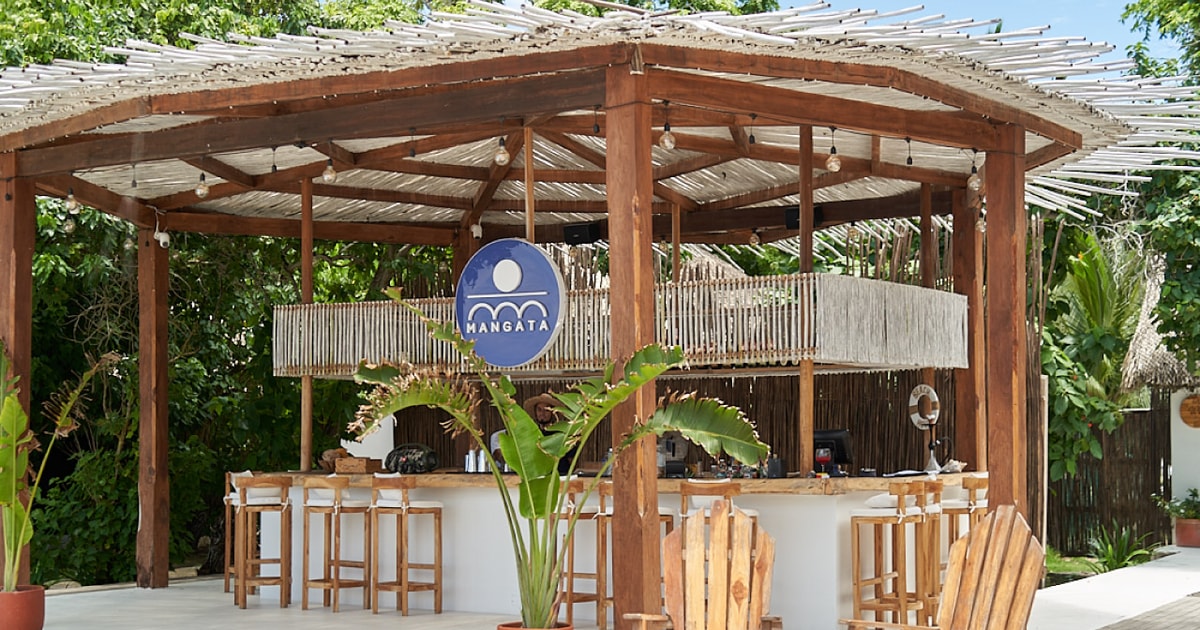 Explora Mangata Beach: Aventura en la Isla del Rosario | GetYourGuide