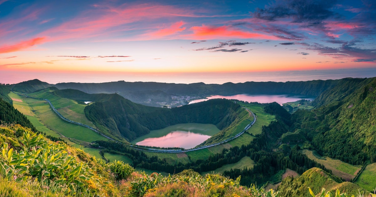 Azorerne: Udforsk det dramatiske krater i Sete Cidades | GetYourGuide