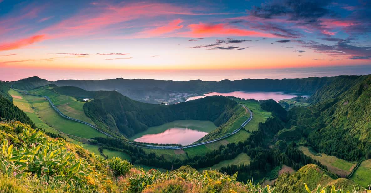 Azorerna: Utforska den dramatiska kratern i Sete Cidades | GetYourGuide