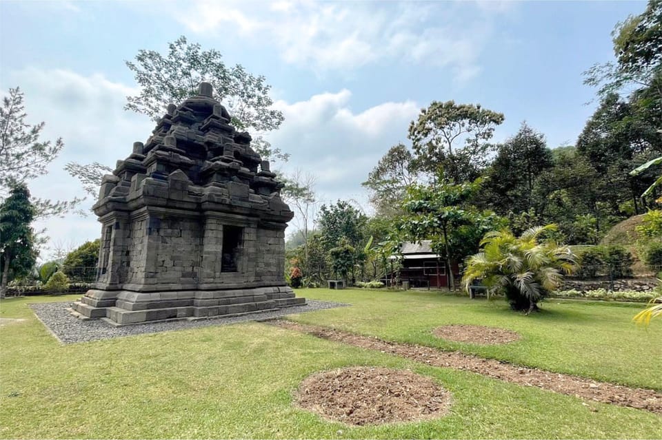 Yogyakarta: Selogriyo Temple, Rice Terraces & Waterfall Tour | GetYourGuide