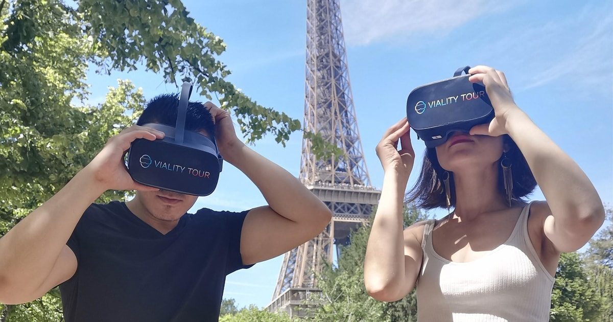 Paris : Immersive Eiffel Tower tour with virtual reality | GetYourGuide