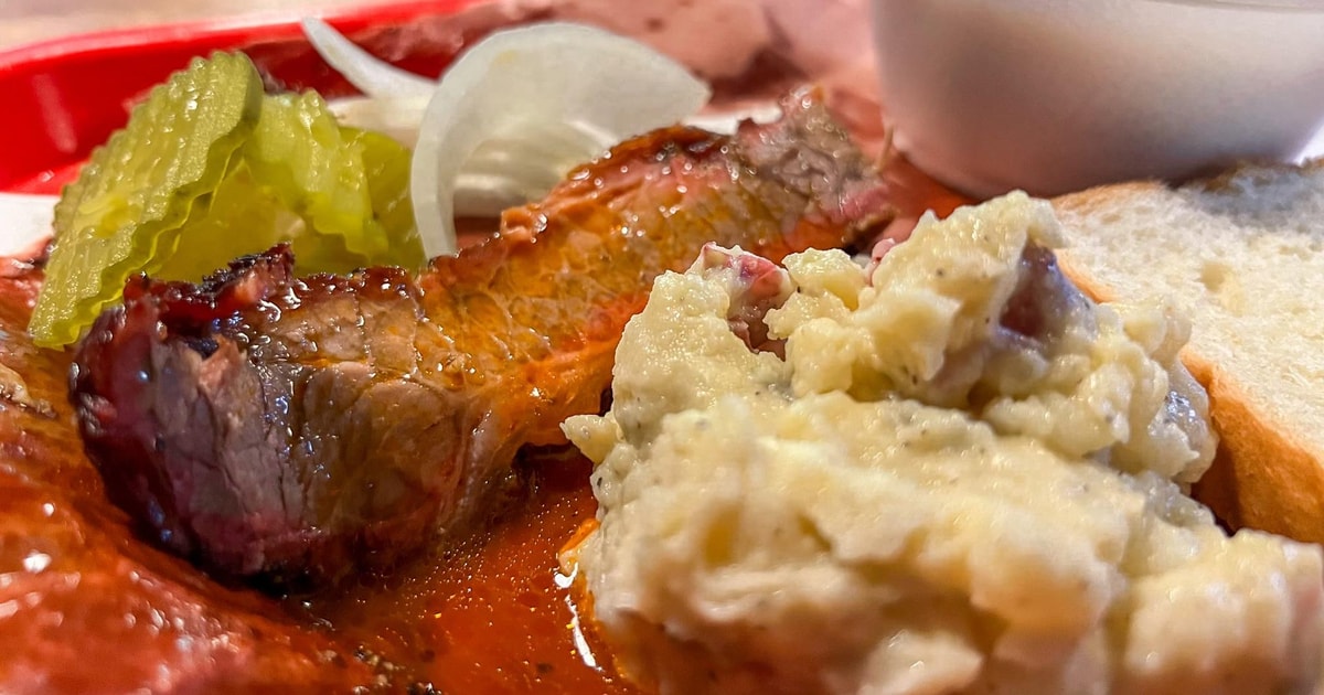 Famosa barbacoa tejana y tour gastrónomico en Austin | GetYourGuide