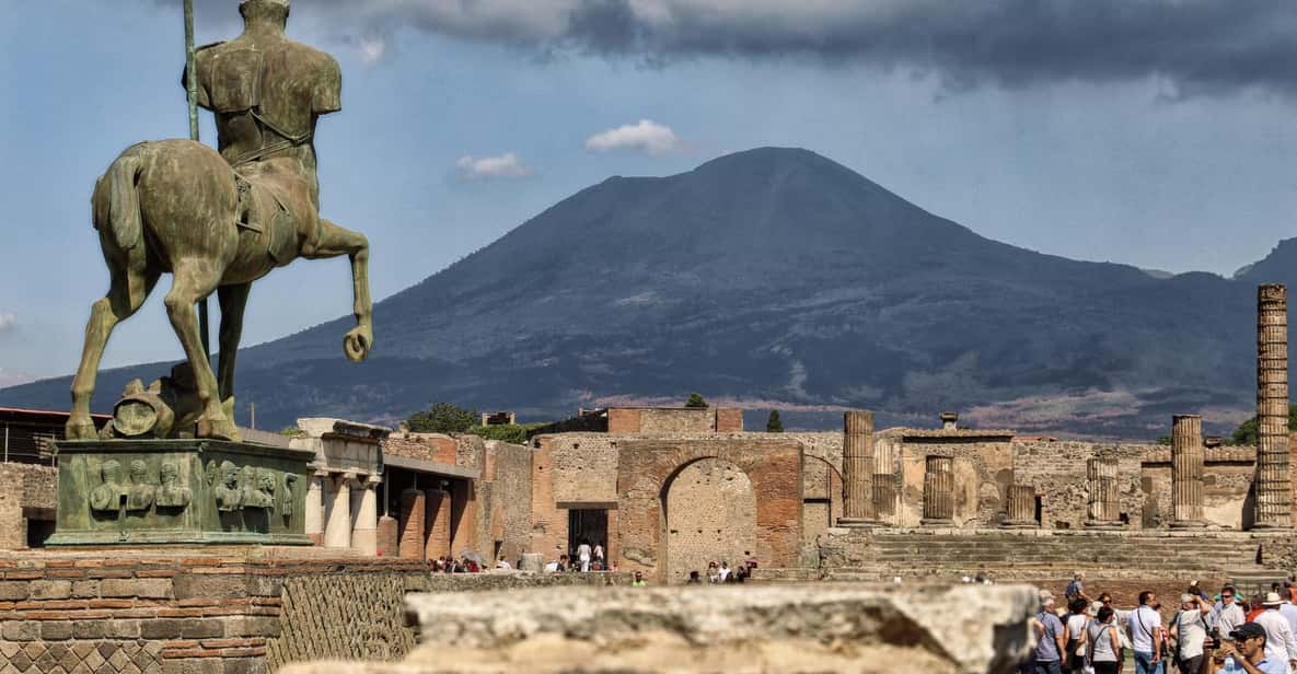 Rondleiding door de ruïnes van Pompeii met transferservice | GetYourGuide