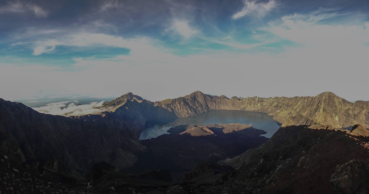 Monte Rinjani 2D/1N Borde y Cumbre de Sembalun | GetYourGuide