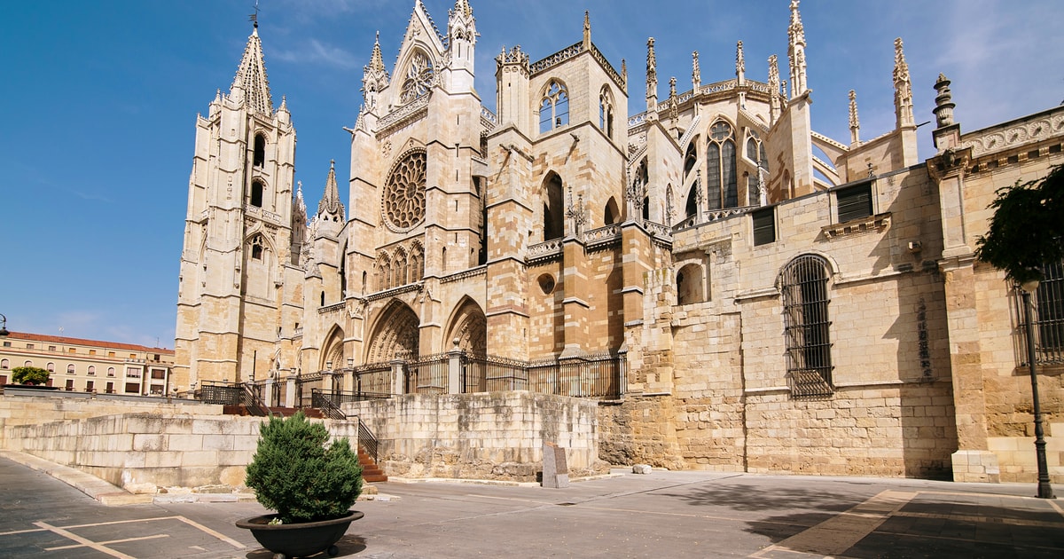 León: Spanish Walking Tour of City and Cathedral | GetYourGuide