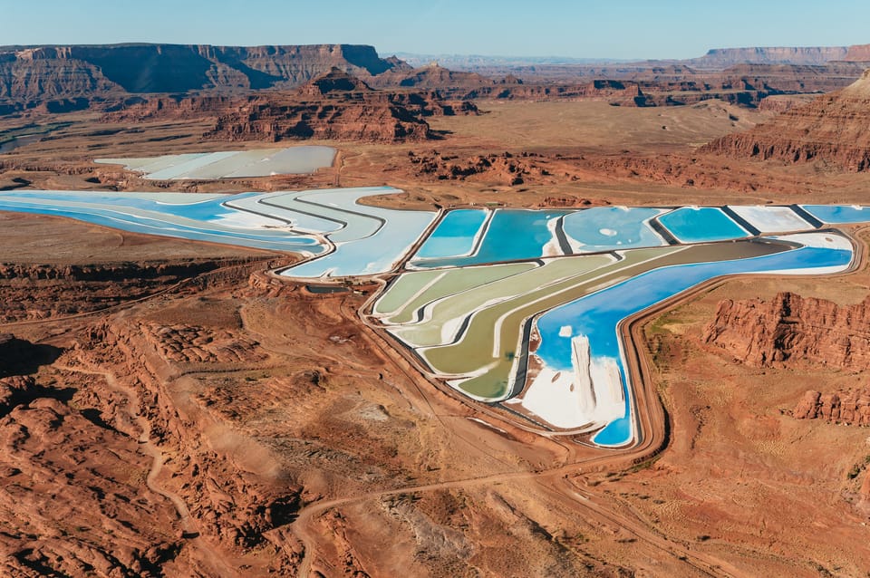 Moab: Corona Arch Canyon Run Helicopter Tour | GetYourGuide