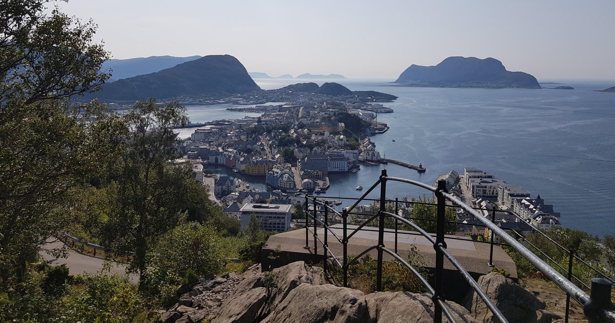 Alesund: Giske Island Iconic Coastal Landmarks Excursion | GetYourGuide
