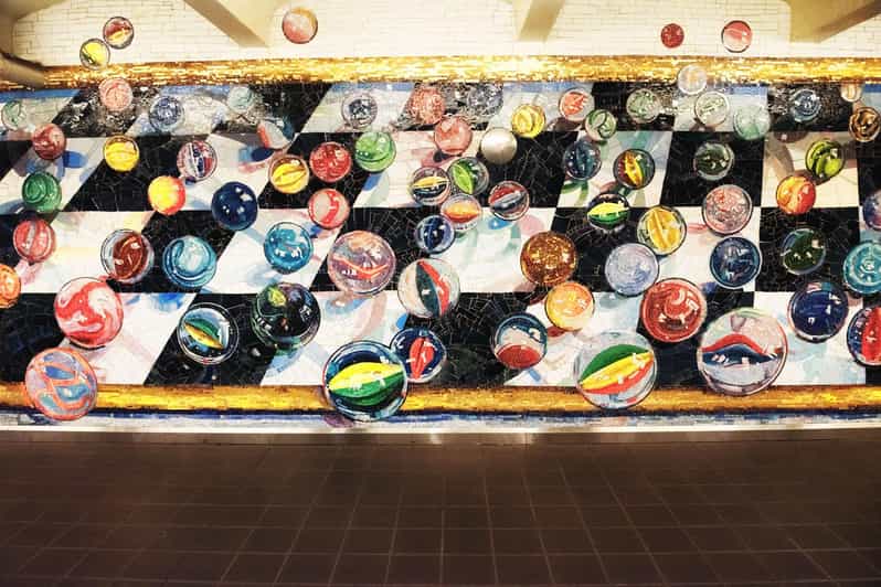 New York City:Subway Stations, Murals, and People Photo Tour | GetYourGuide